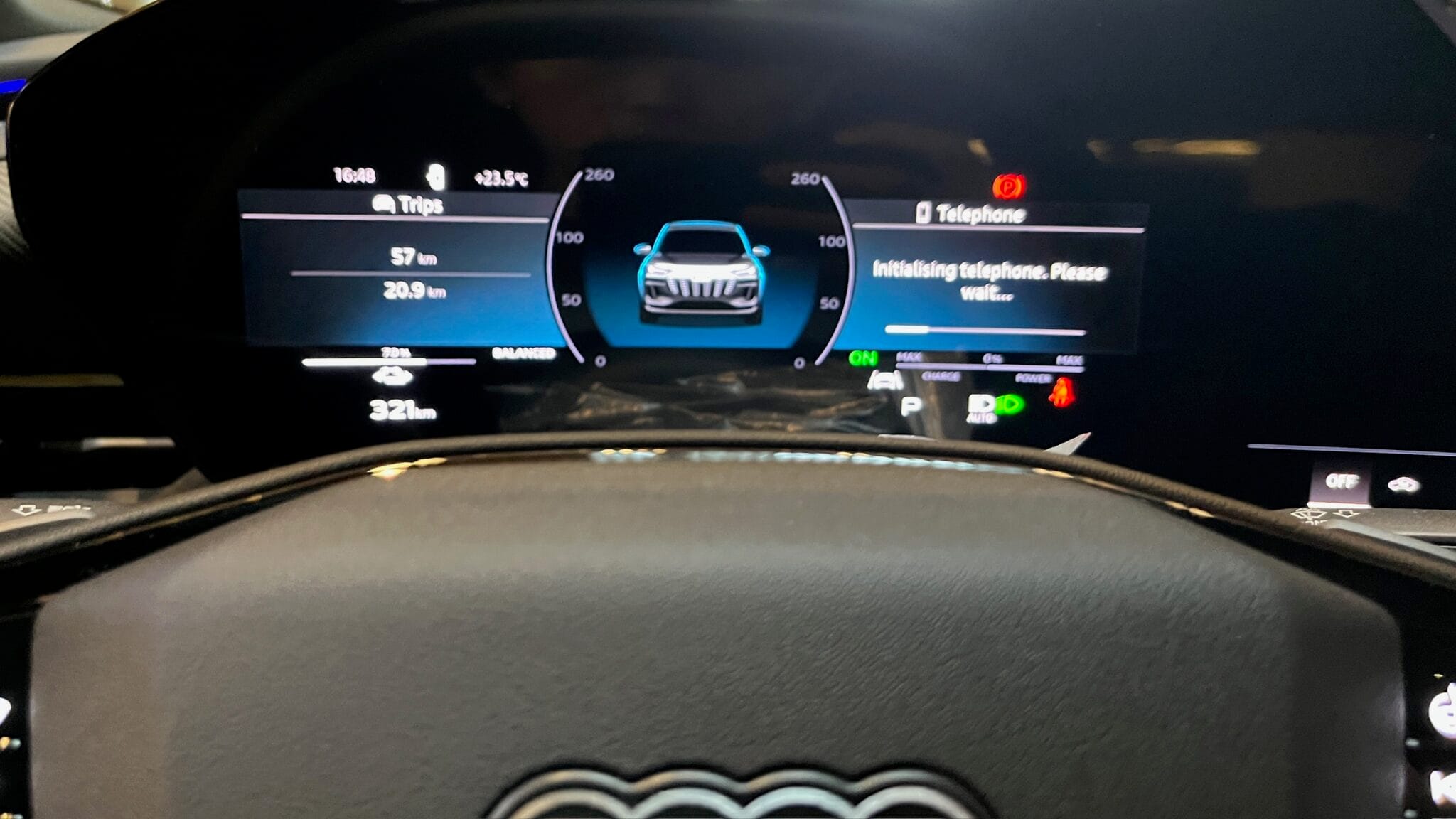 Audi Q6はBEVの基準に到達した？Q4と比較レビューです | ラッツ＆アウディ